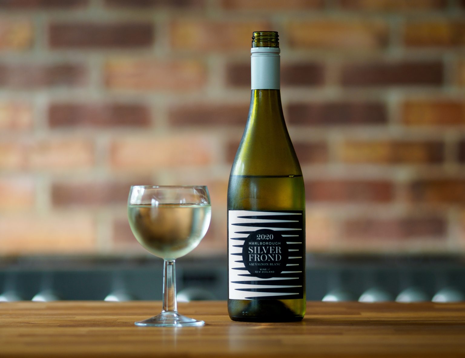 Ultimate Guide to Sauvignon Blanc: Taste, Origins, Pairings & More